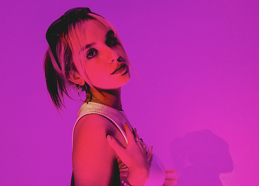 PREMIERE: Vancouver Singer-Songwriter Molly Annelle Releases New Live ...